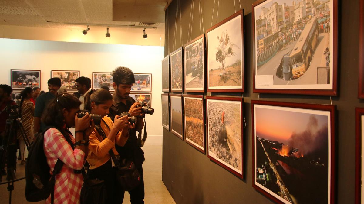 CM inaugurates photo exhibition - The Hindu