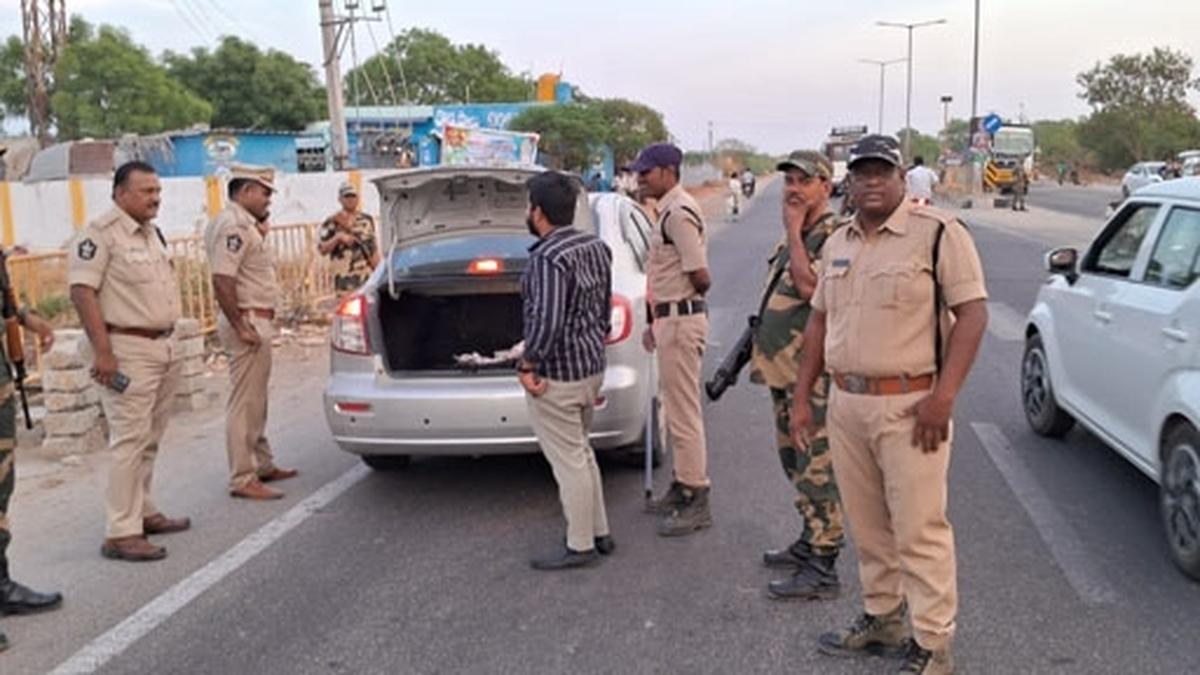 Police intensify surveillance at border check-posts in Anantapur - The ...