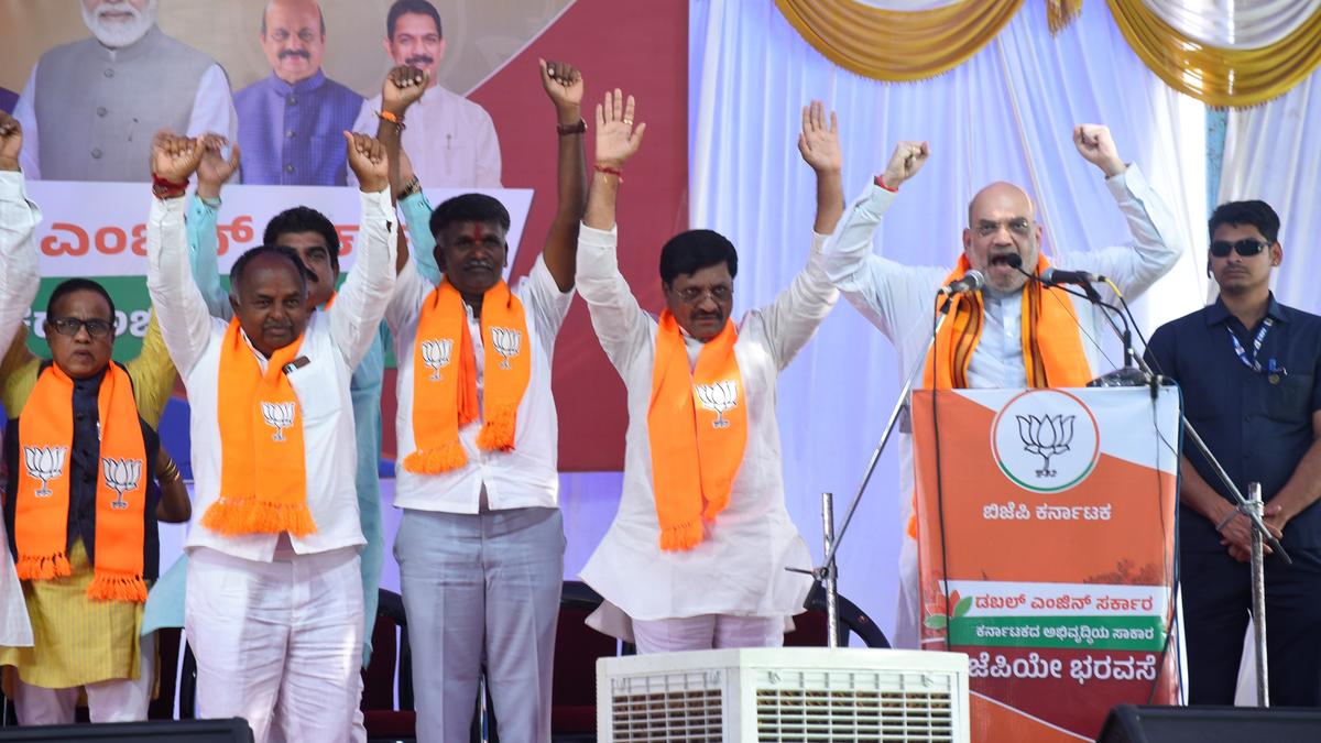 Amit Shah asks people to decide whether they want double-engine govt. and ‘reverse gear’ govt ...