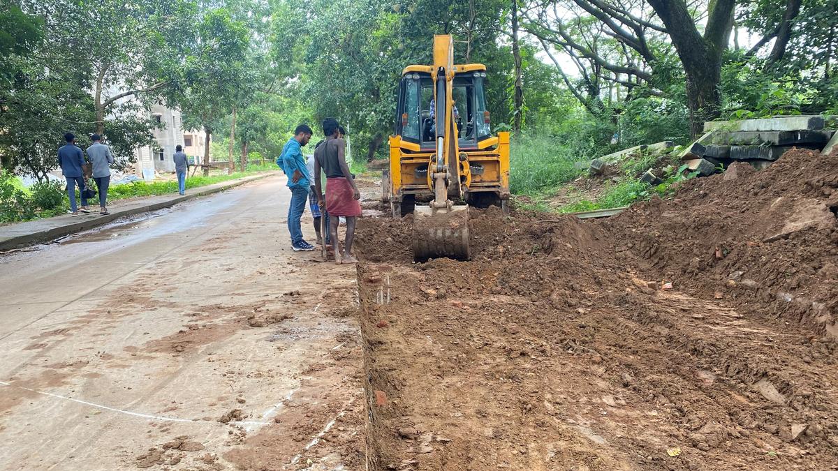 Work on widening approach road to Mangaluru Junction begins - The Hindu