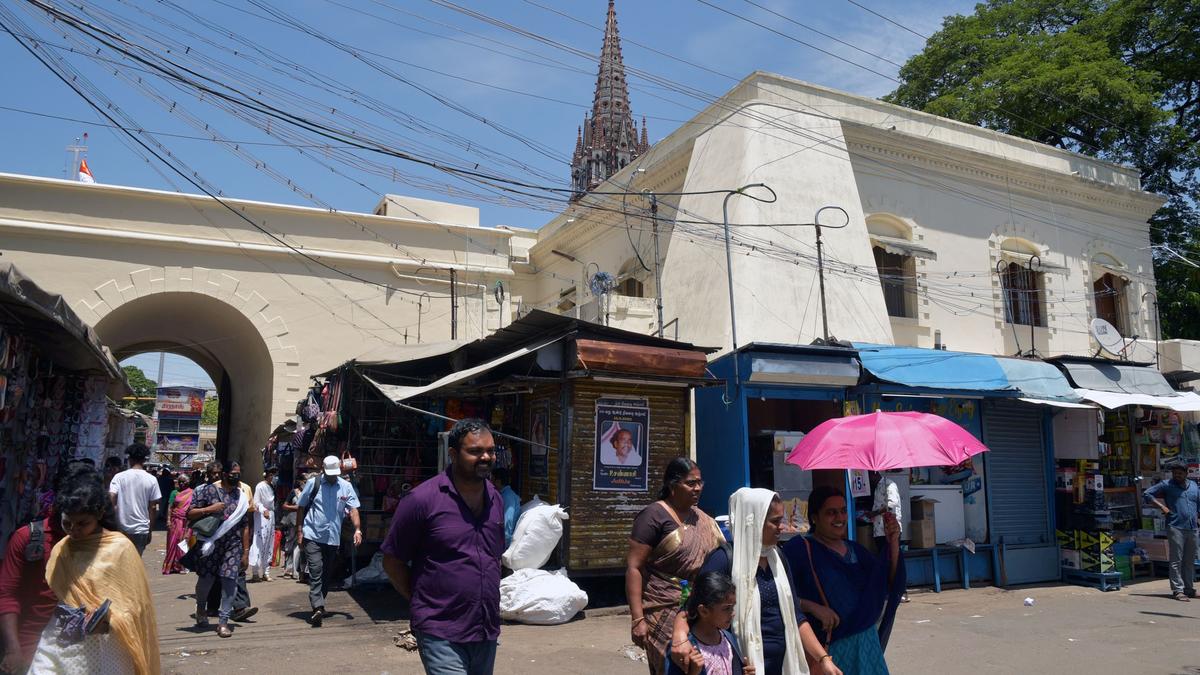 Encroachments crowd historic spots in Tiruchi - The Hindu