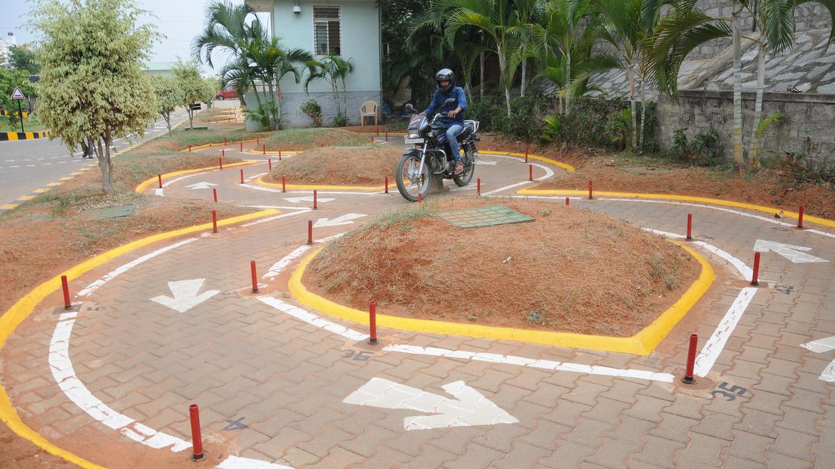 Karnataka to introduce smart cards for DL and RC - The Hindu