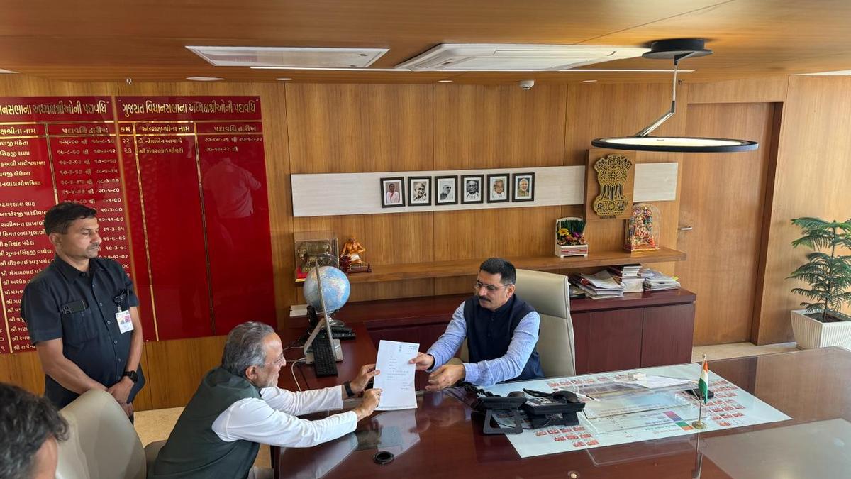 Porbandar Congress MLA Arjun Modhwadia resigns from Gujarat Assembly ...