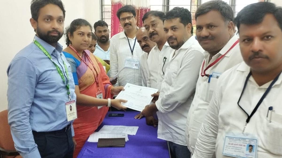 Sunil Bose wins Chamarajanagar, wrests seat from BJP - The Hindu