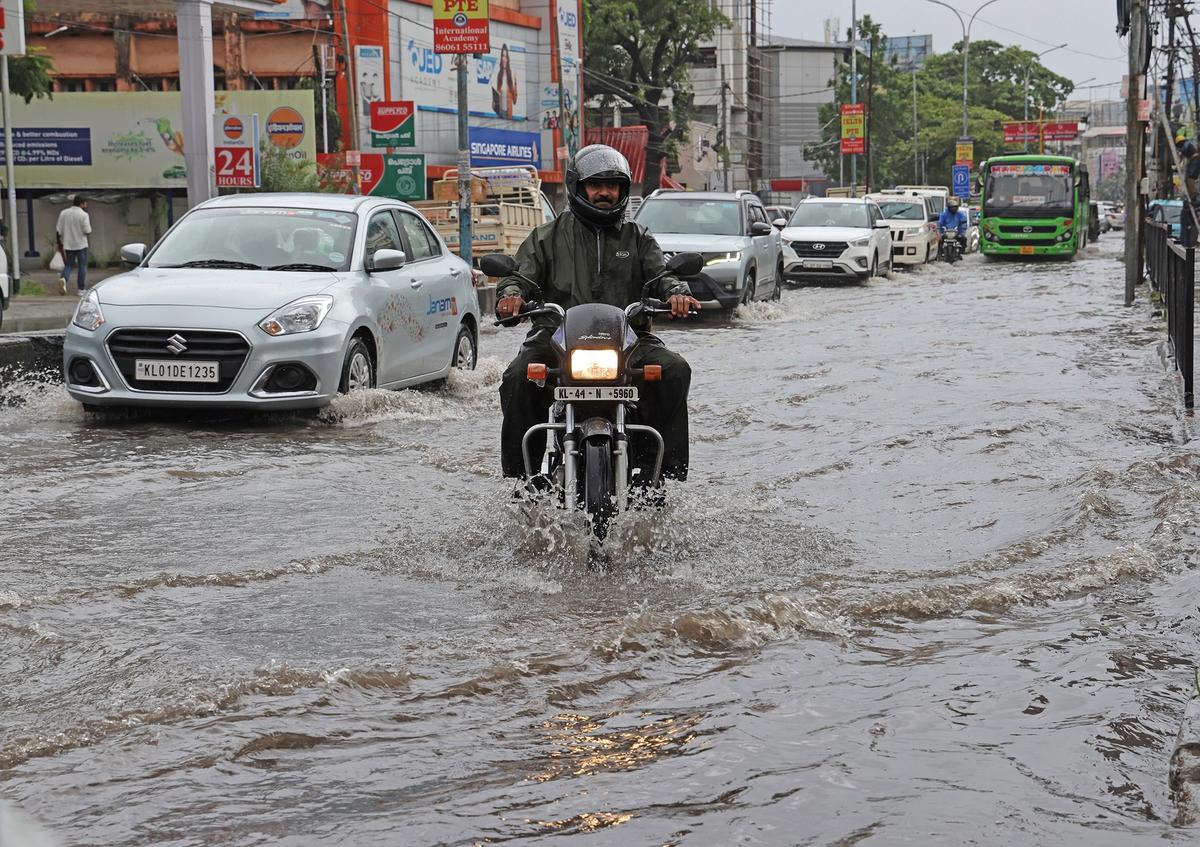 123 houses damaged in heavy rain in Ernakulam - The Hindu