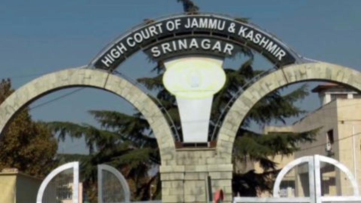 J&K High Court summons three senior advocates for misconduct - The Hindu