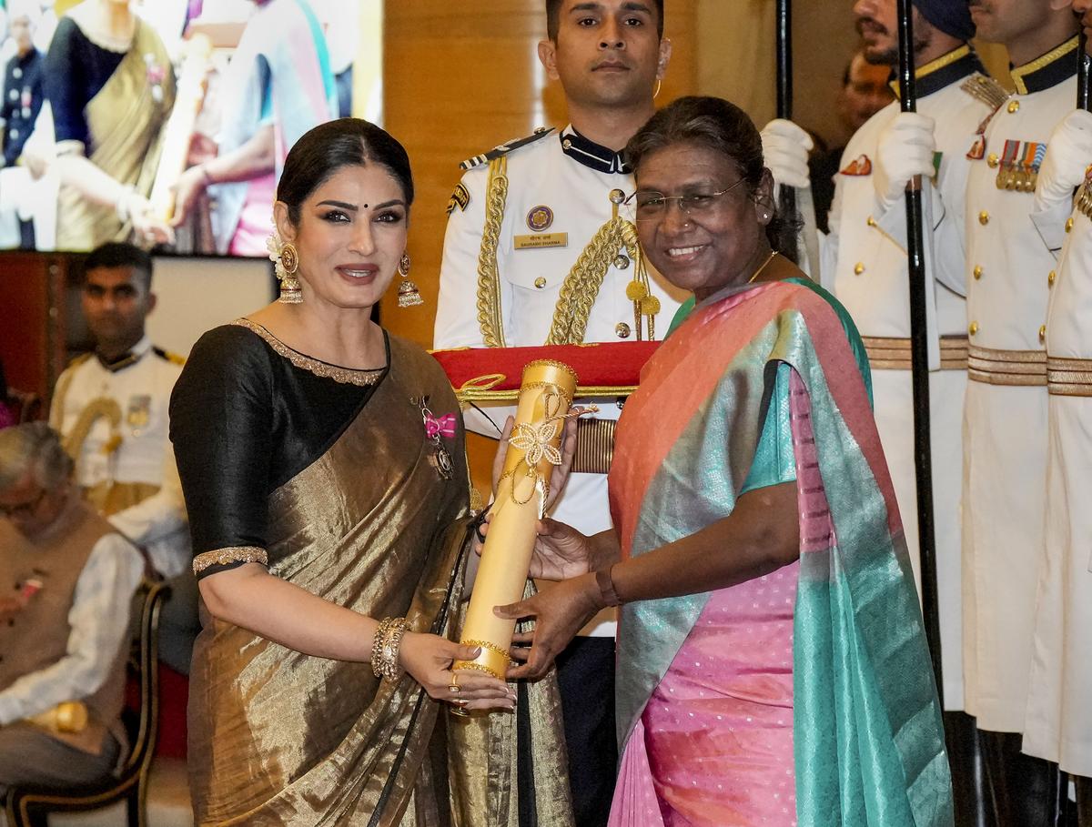 Padma awards conferred on Mulayam Singh Yadav, Mahalanabis, Sudha Murty ...