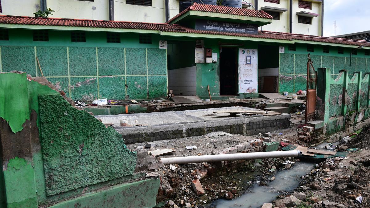 Street vendors in Ward 51 in Coimbatore demand action regarding ...