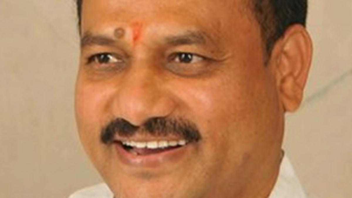 Congress springs surprise by picking up Mahesh Goud, Balamoor Venkat as ...