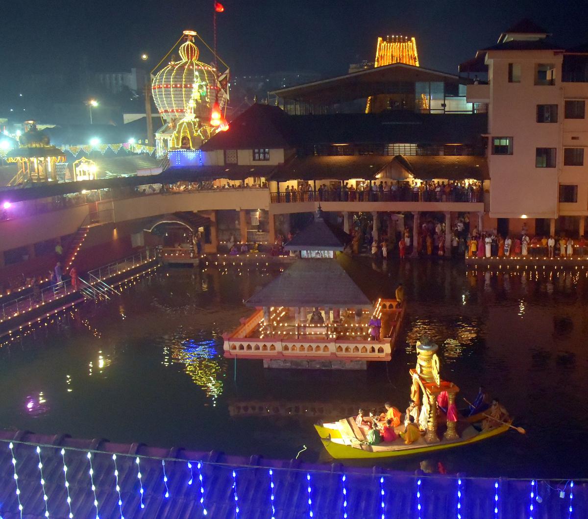 Udupi Mutts have close ties with Ayodhya as the Mukhyaprana of Krishna ...