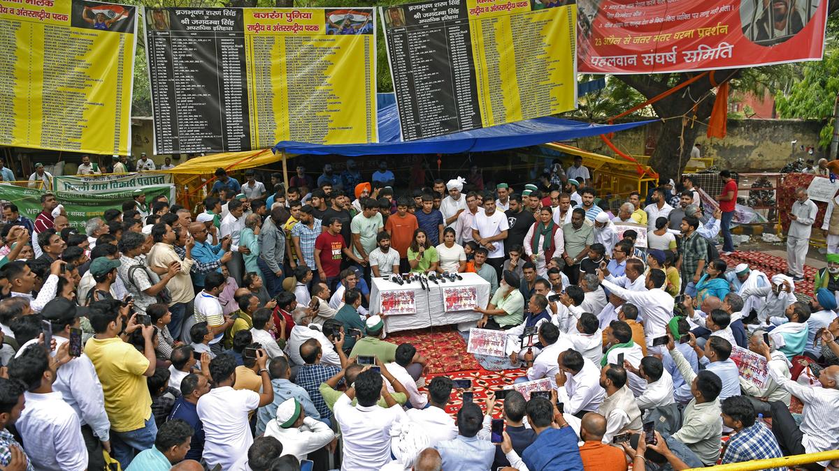 Women wrestlers seek SC permission to file documents in sealed cover - The Hindu