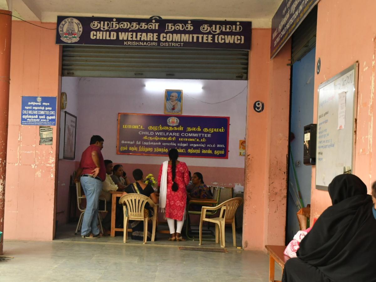 Minor’s distress call halts child marriage in Krishnagiri - The Hindu