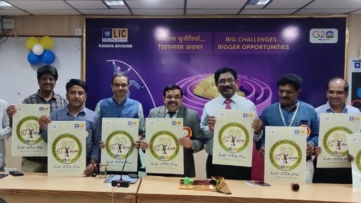 LIC’s Insurance Week celebrations launched at Kadapa office - The Hindu