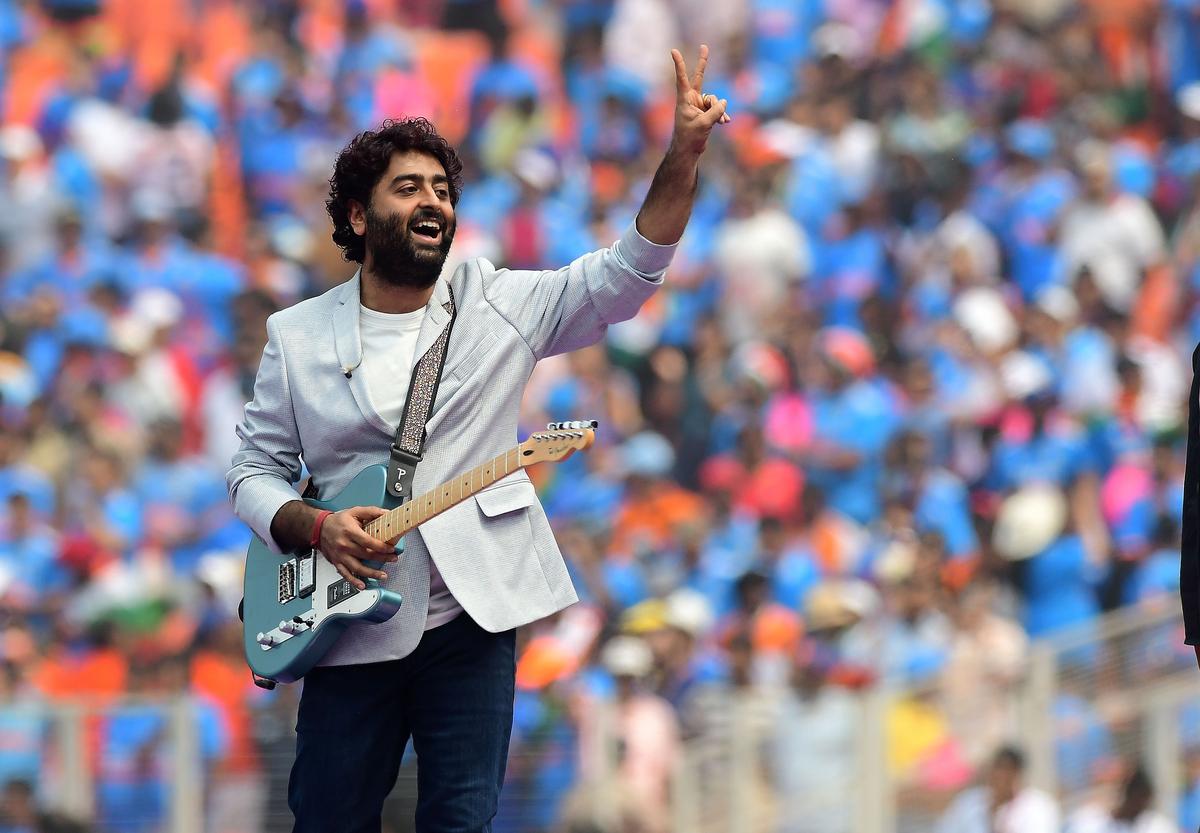 Arijit Singh Arijit Singh's Fan Requests Singer To Sing Kolkata