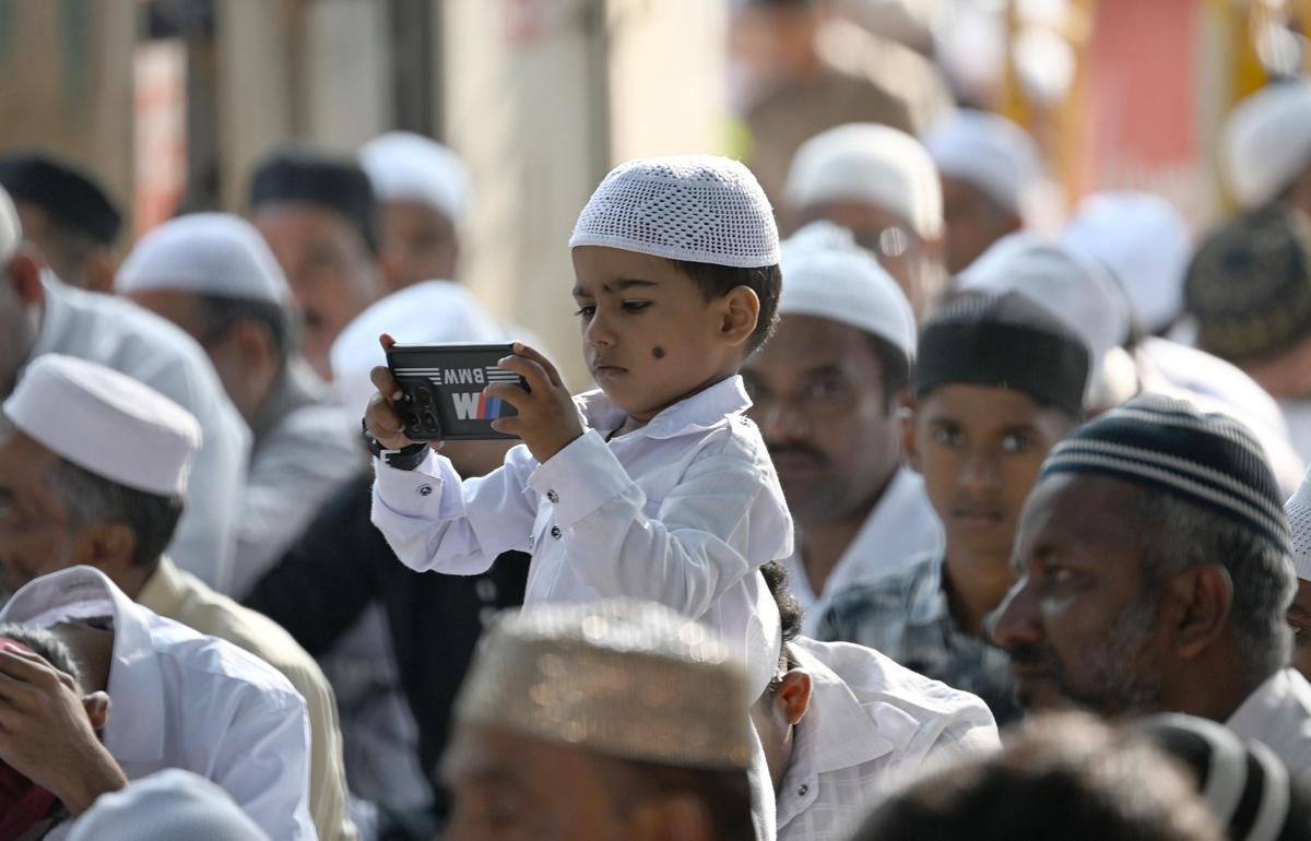 People offer prayers to mark Bakrid celebrations - The Hindu