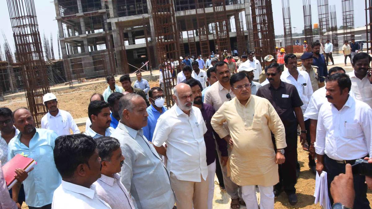 Expedite work on medical college in Haveri, says Minister - The Hindu