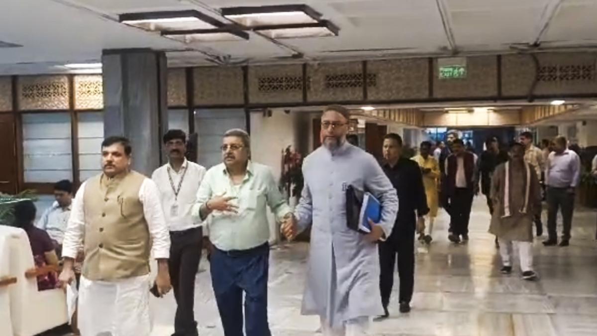 TMC MP Kalyan Banerjee suspended for smashing bottle during Joint Committee on Waqf Bill meeting ...