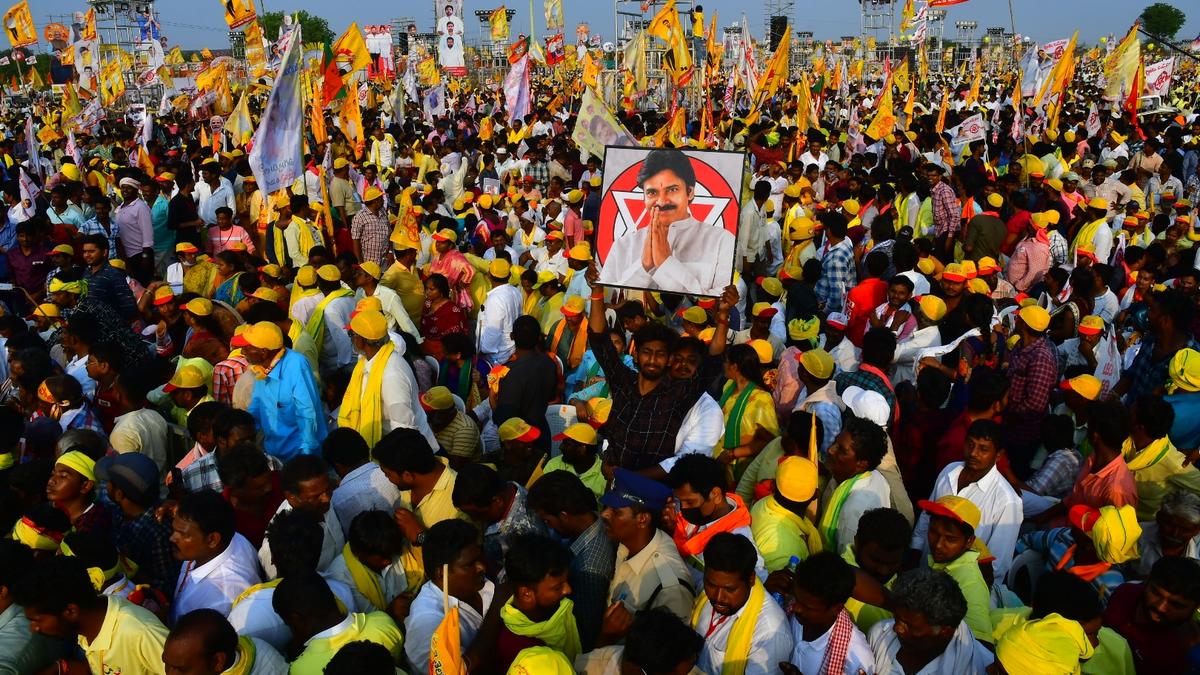 Lapses in crowd management cause inconvenience at Praja Galam meeting ...