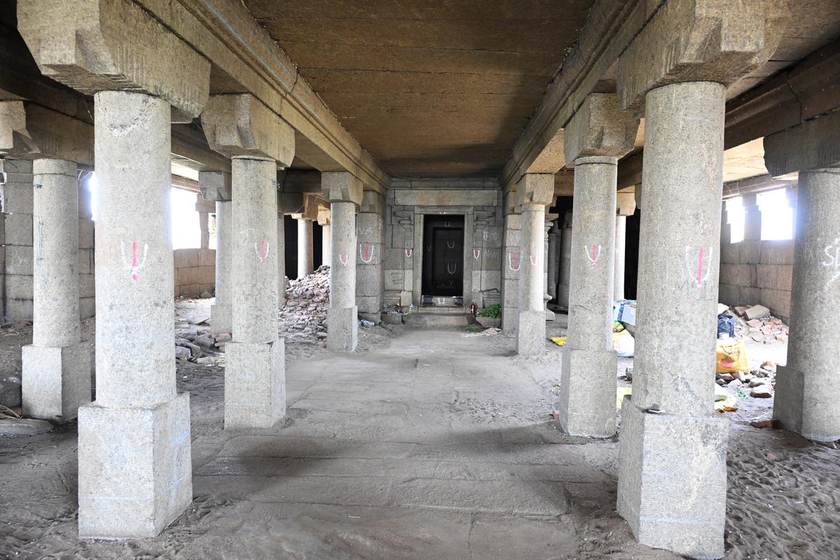 Inscriptions in a temple submerged by Bhavanisagar dam in Erode reveal ...