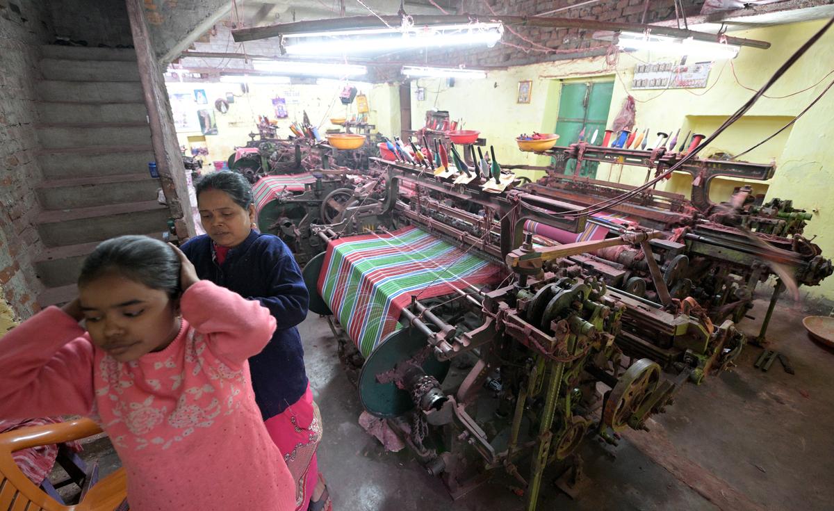 In a weavers’ village, a library to fulfil dreams - The Hindu