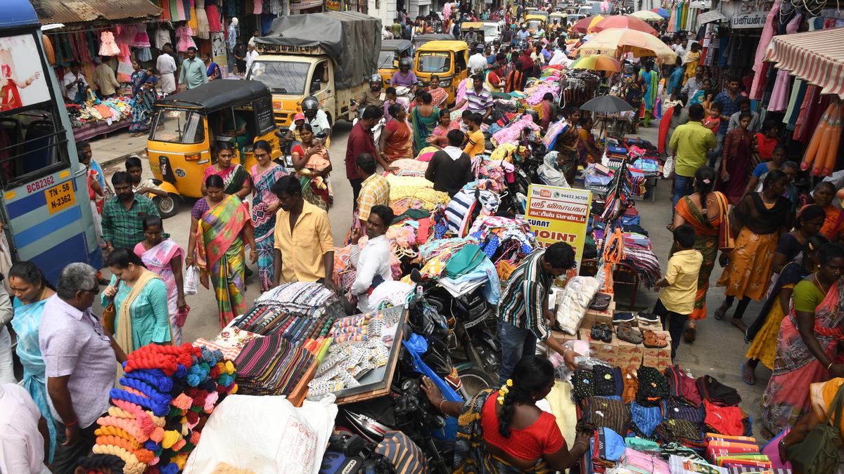Encroachment on pedestrian platforms, carriage way creates chaos on ...