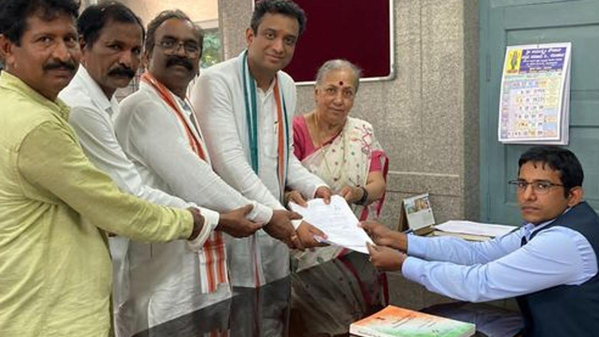 Congress’ Nivedith Alva, Ashok Kumar Rai file nominations - The Hindu