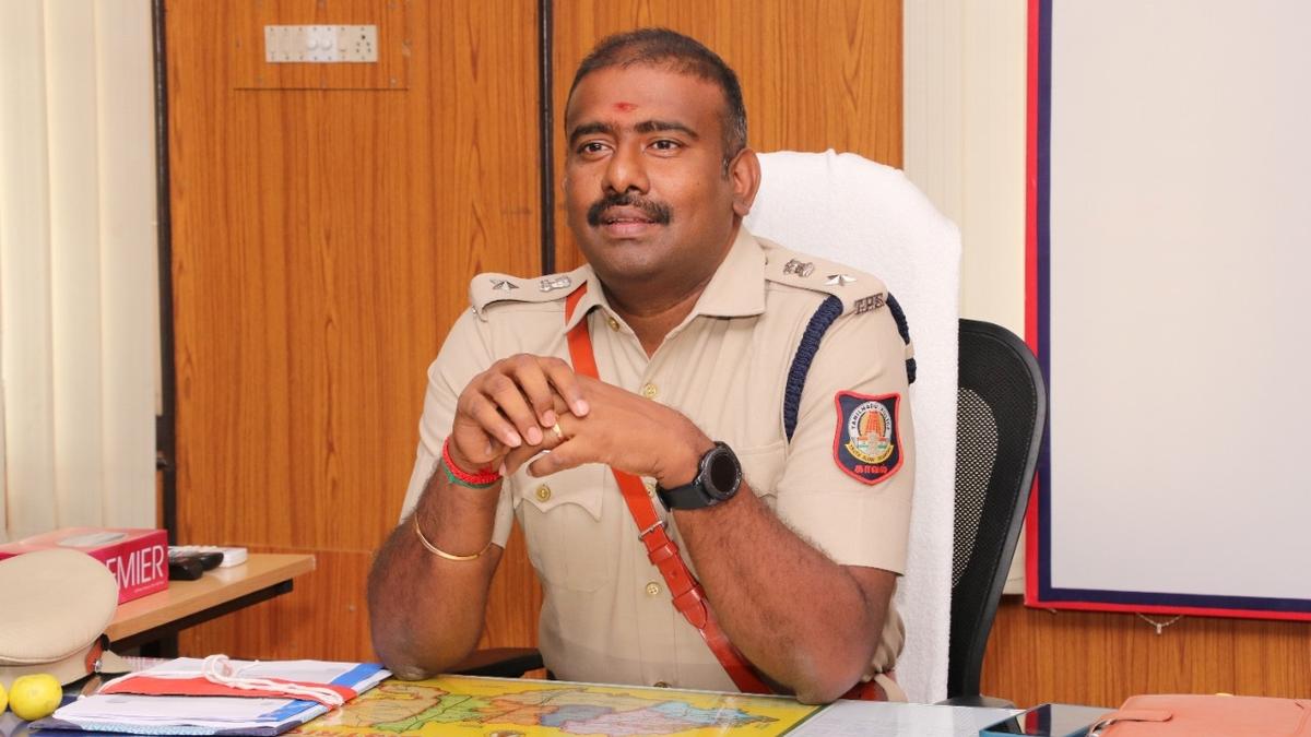 New SP assumes office in Virudhunagar - The Hindu