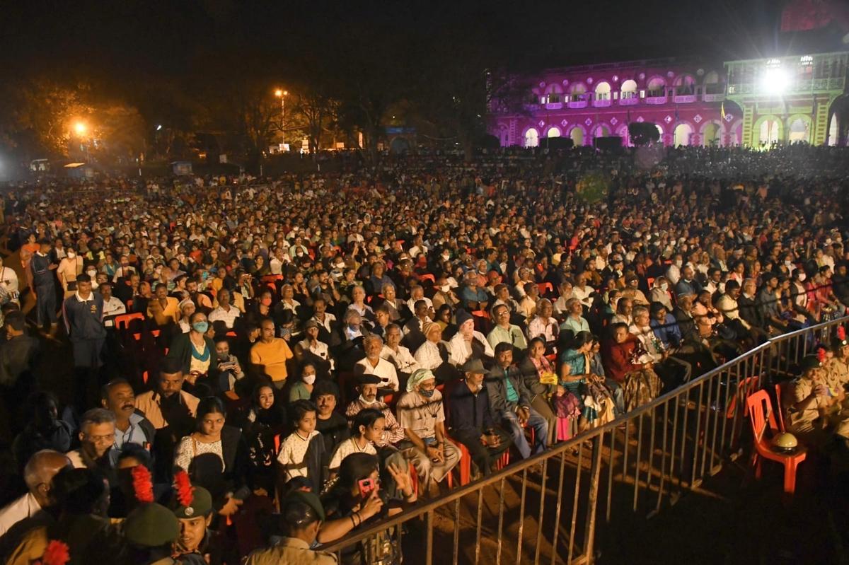 Kittur Rani Chennamma comes alive on stage in Dharwad, CM Bommai ...