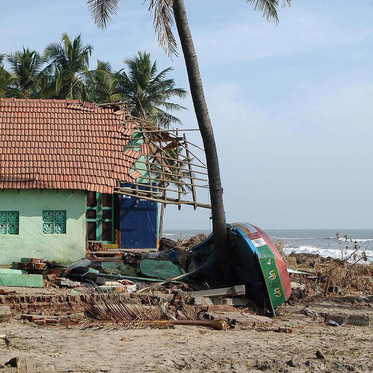 Indian Ocean Tsunami Drawback Indian Ocean Earthquake & Tsunami, 2004