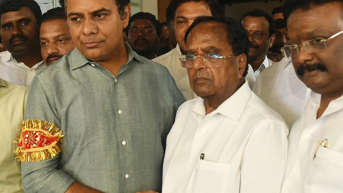 KTR meets Ponnala, invites him to join BRS; to meet KCR on Sunday - The ...