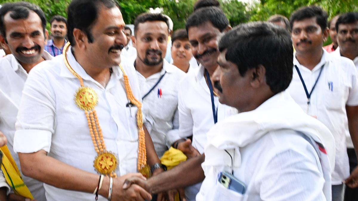 DMK inching close to emphatic win in Erode Parliamentary constituency ...