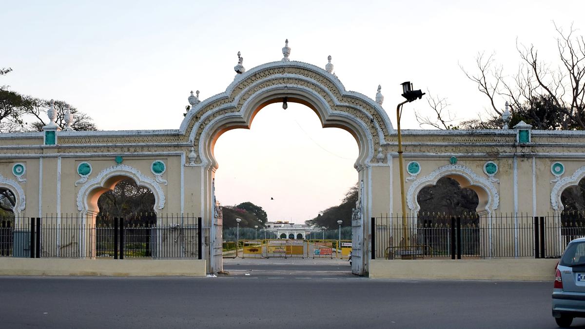 Mysuru’s heritage arches to get grand facelift - The Hindu
