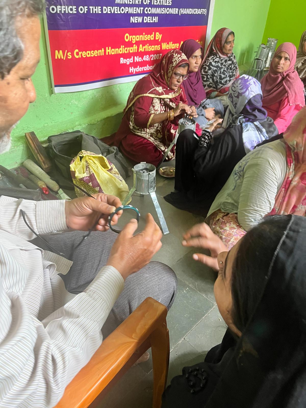 Lac bangles of Hyderabad get the GI tag - The Hindu