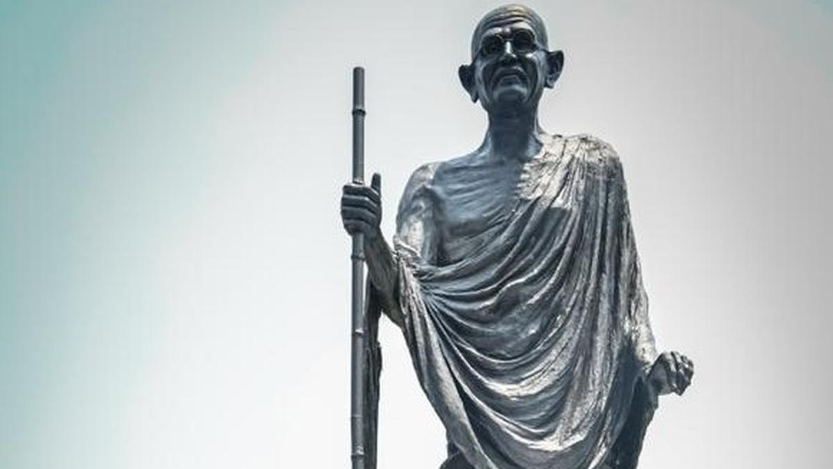 15-ft Gandhi statue unveiled in Rajamahendravaram to mark salt ...