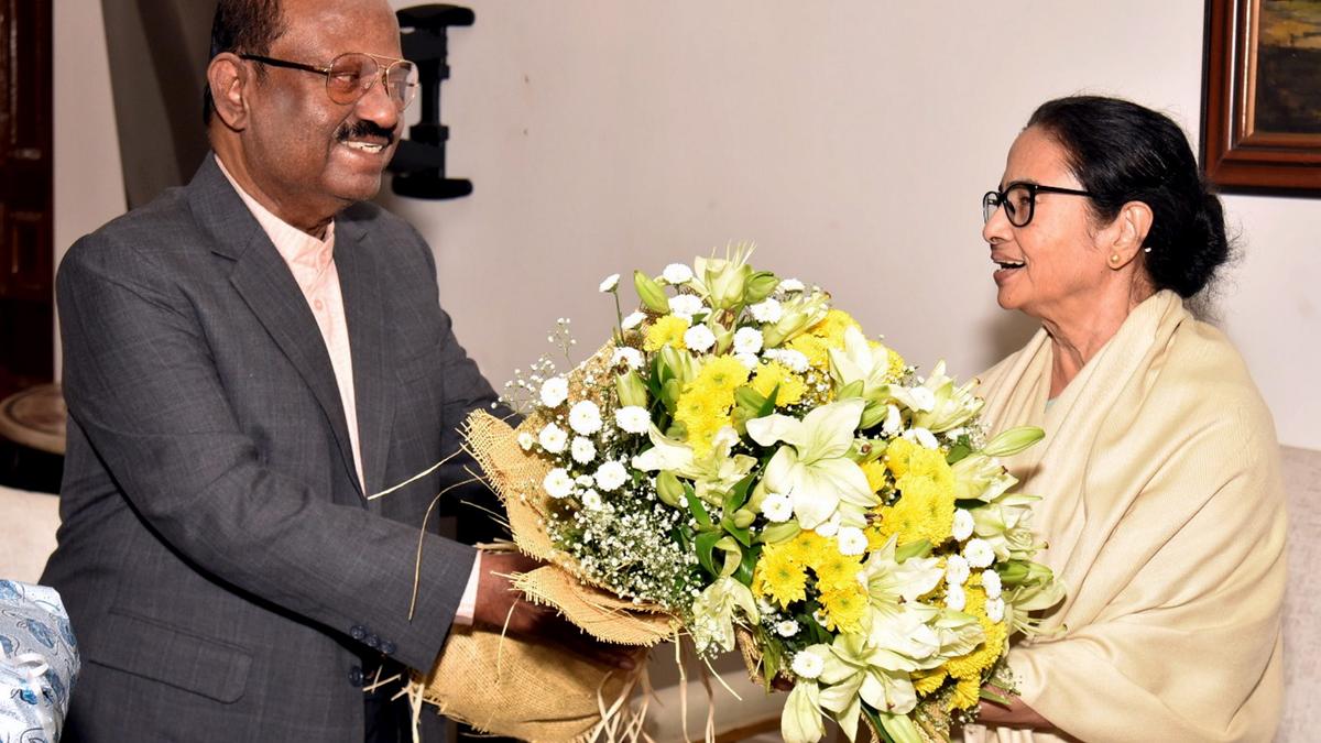 Thaw in ties between West Bengal Governor and Chief Minister - The Hindu