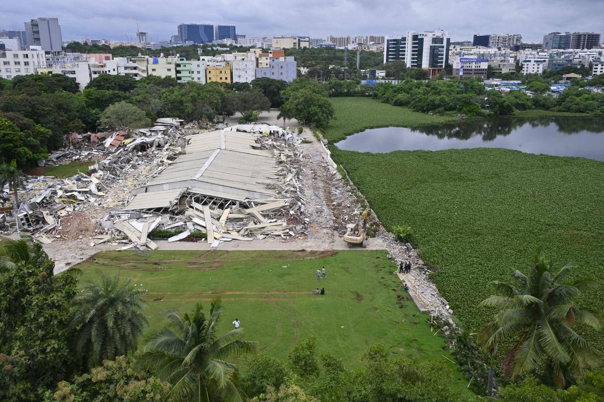 HYDRAA demolishes actor Nagarjuna’s convention centre in Madhapur - The ...
