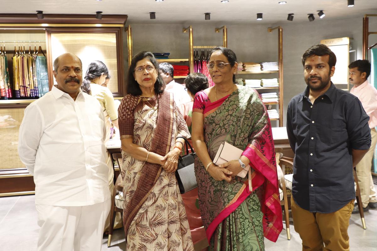 Mavuris flagship store in Jubilee Hills attracts the saree aficionados ...