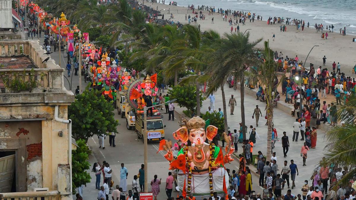 Vinayaka Chaturthi processions make a comeback - The Hindu