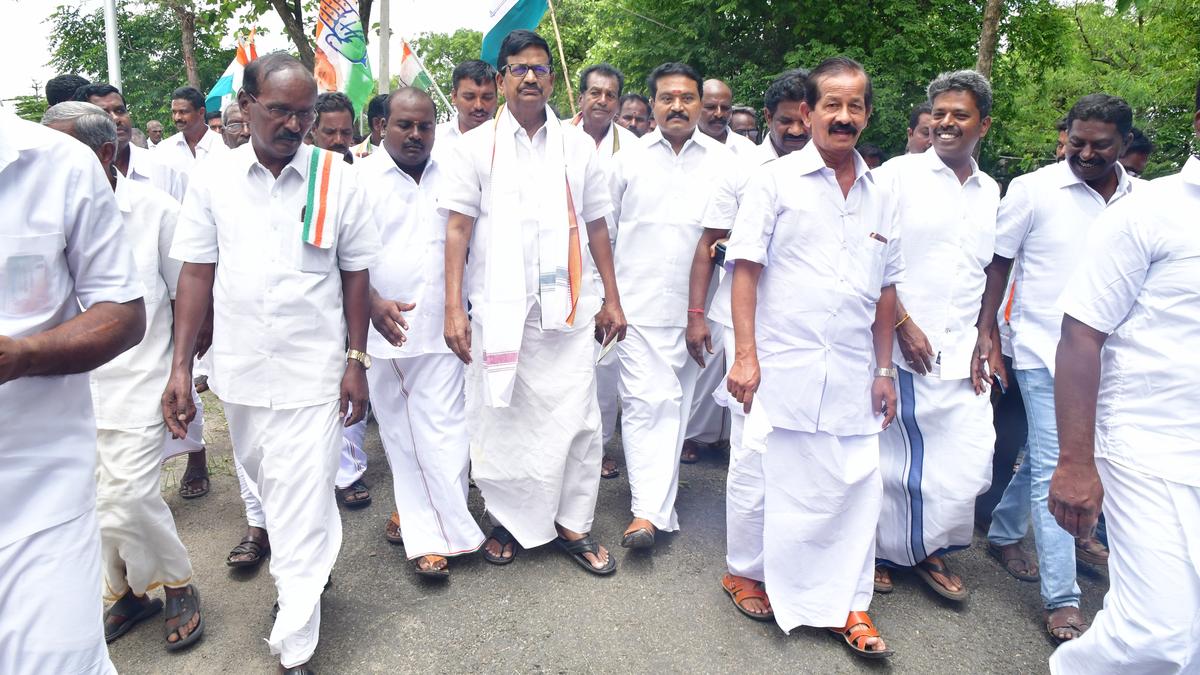 Alagiri questions sudden claim to Tricolour by RSS and its affiliates ...