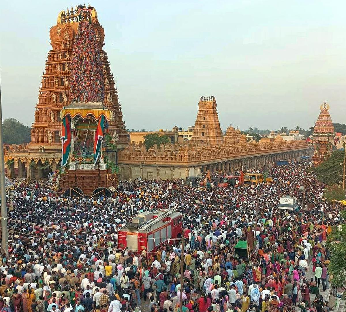 Thousands throng Rathothsava in Nanjangud - The Hindu