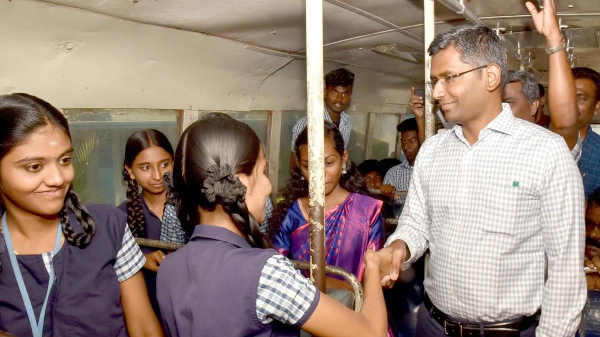 Government school students visit colleges, learn about higher studies ...