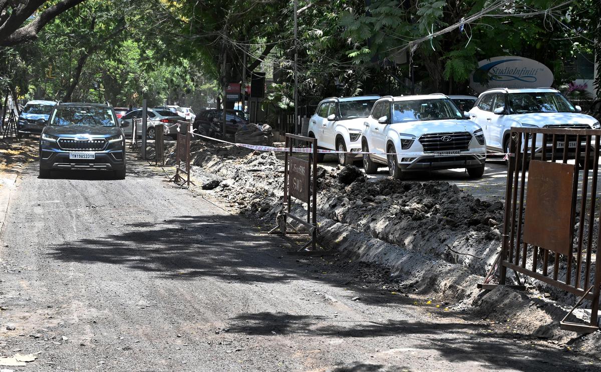BAD_ROAD_CONDITIONS_4.jpg - The Hindu