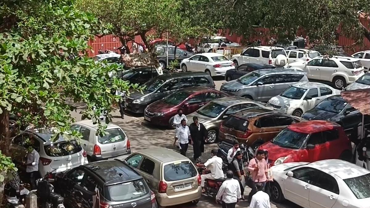 PIL petition complains of haphazard parking of vehicles on Madras High ...
