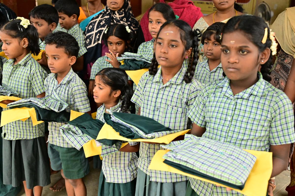 school uniform distribution