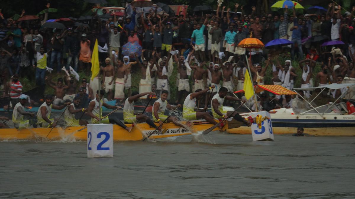 Tropical Titans wins Chengannur leg of Champions Boat League - The Hindu