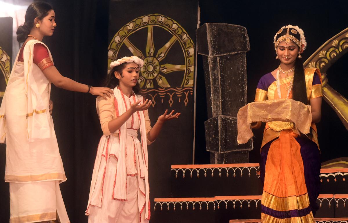 From Karnabharam to farmers’ protest, theatre finds a voice in Sanskrit ...