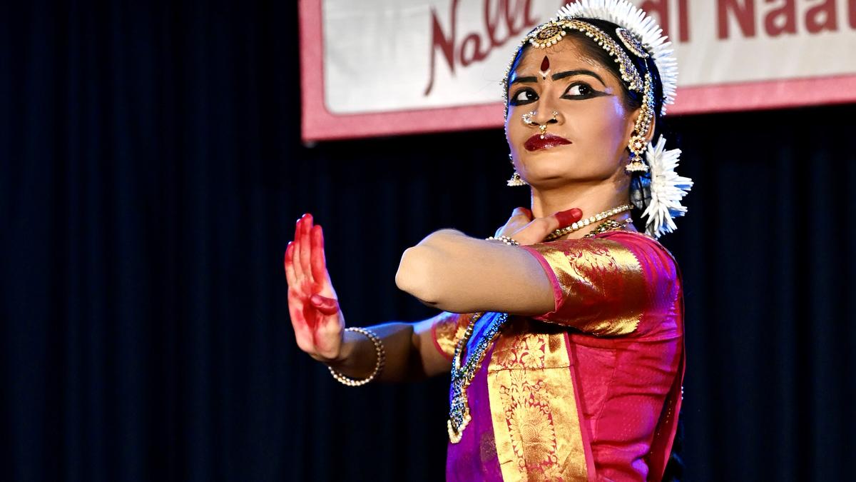 Vibha Veeraraghavan’s well-choreographed recital - The Hindu