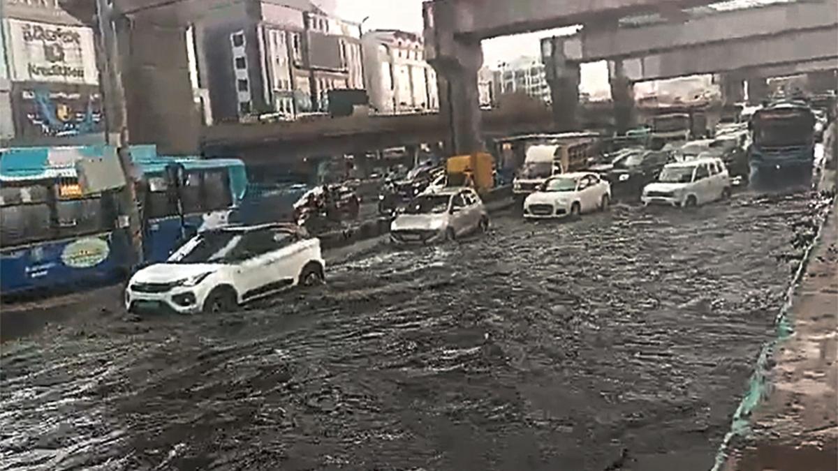 Rain brings respite; waterlogging reported in parts of city - The Hindu