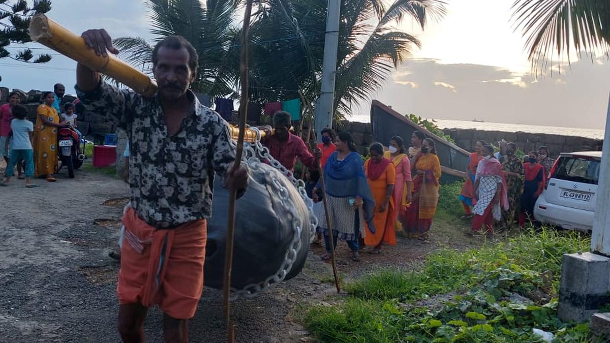 Call for plan to protect Chellanam-Fort Kochi coastal segment - The Hindu