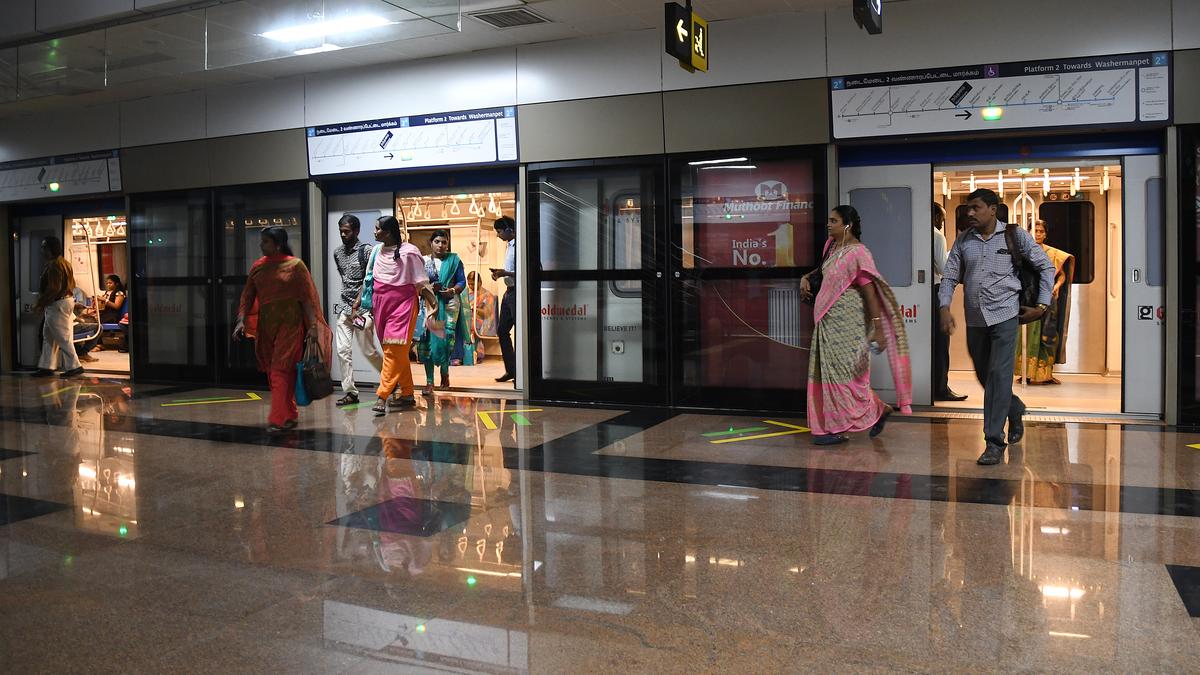 CMRL finalises platform screen door contract for two of Phase II ...